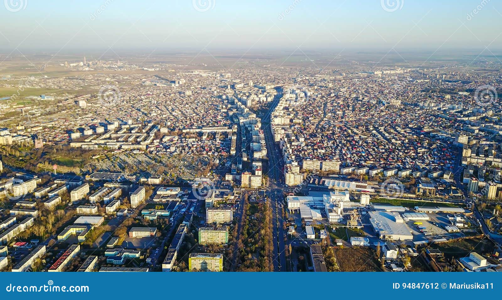 Ploiesti, Romania, Vista Aerea Fotografia Stock - Immagine di petrolio ...