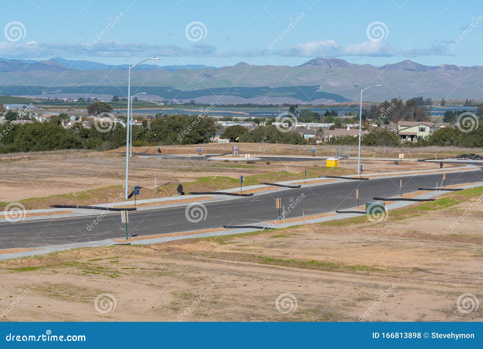 Plots of Land Await New Homes in California Subdivision 库存照片 - 图片 包括有 ... Plots of Land Await New Homes in California Subdivision 库存照片 - 图片 包括有 ...