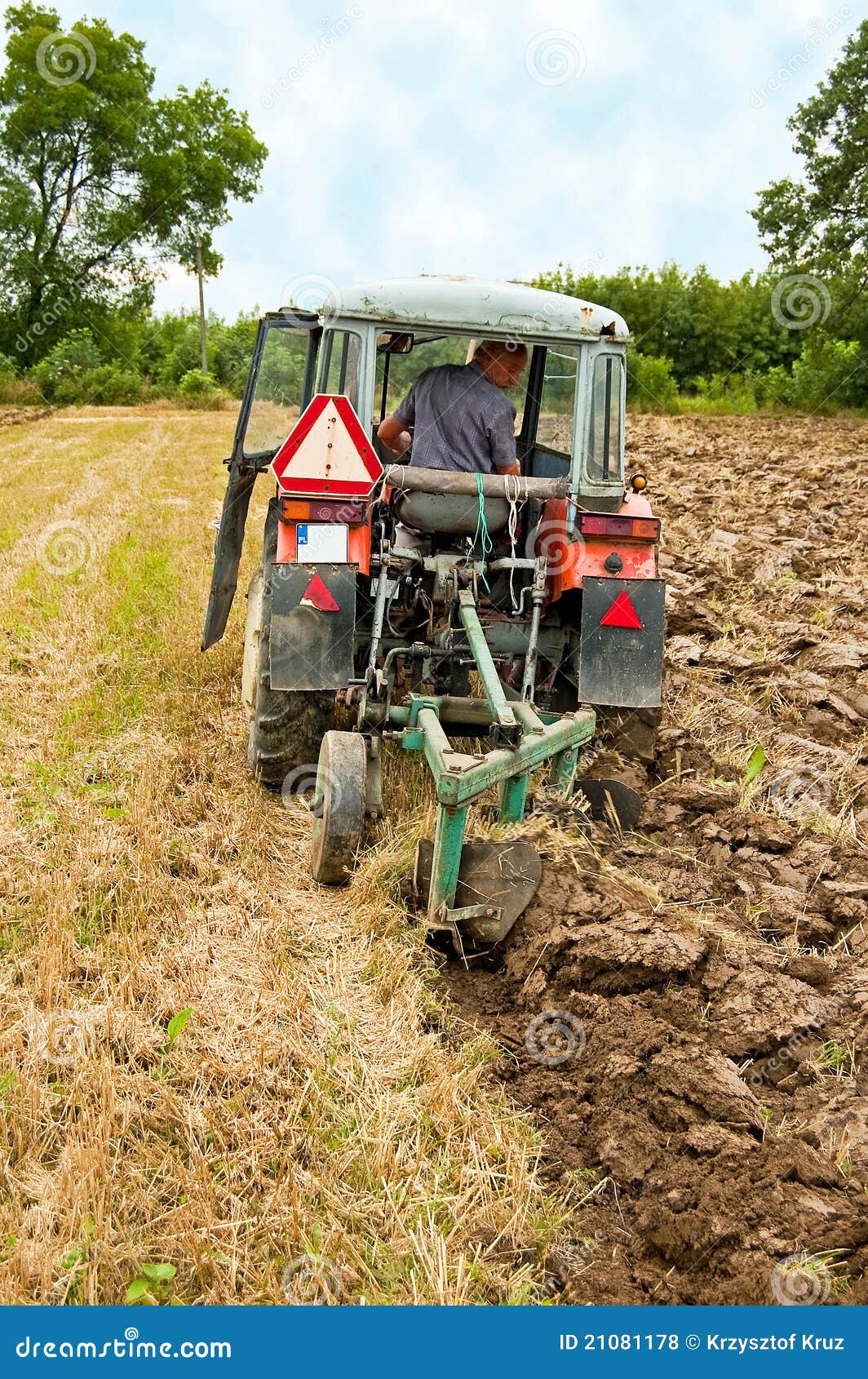 Ploughing field stock photo. Image of country, bale, farm - 21081178