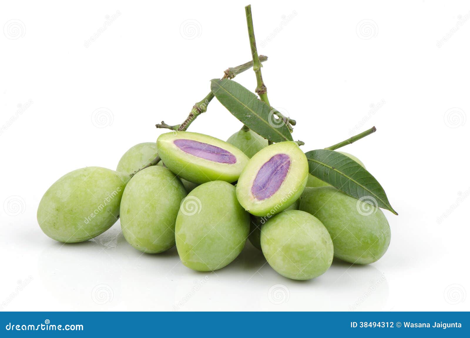 Plum Mango (Bouea Macrophylla Griffith). Stock Photo - Image of seeds ...