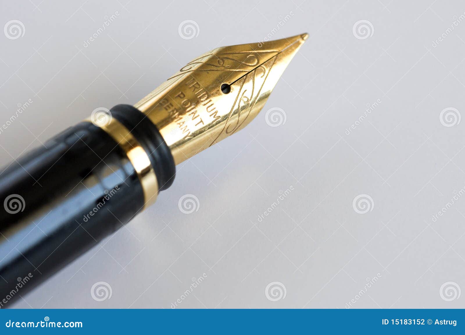 Pluma foto de archivo. Imagen de iridio, escriba, hoja - 15183152