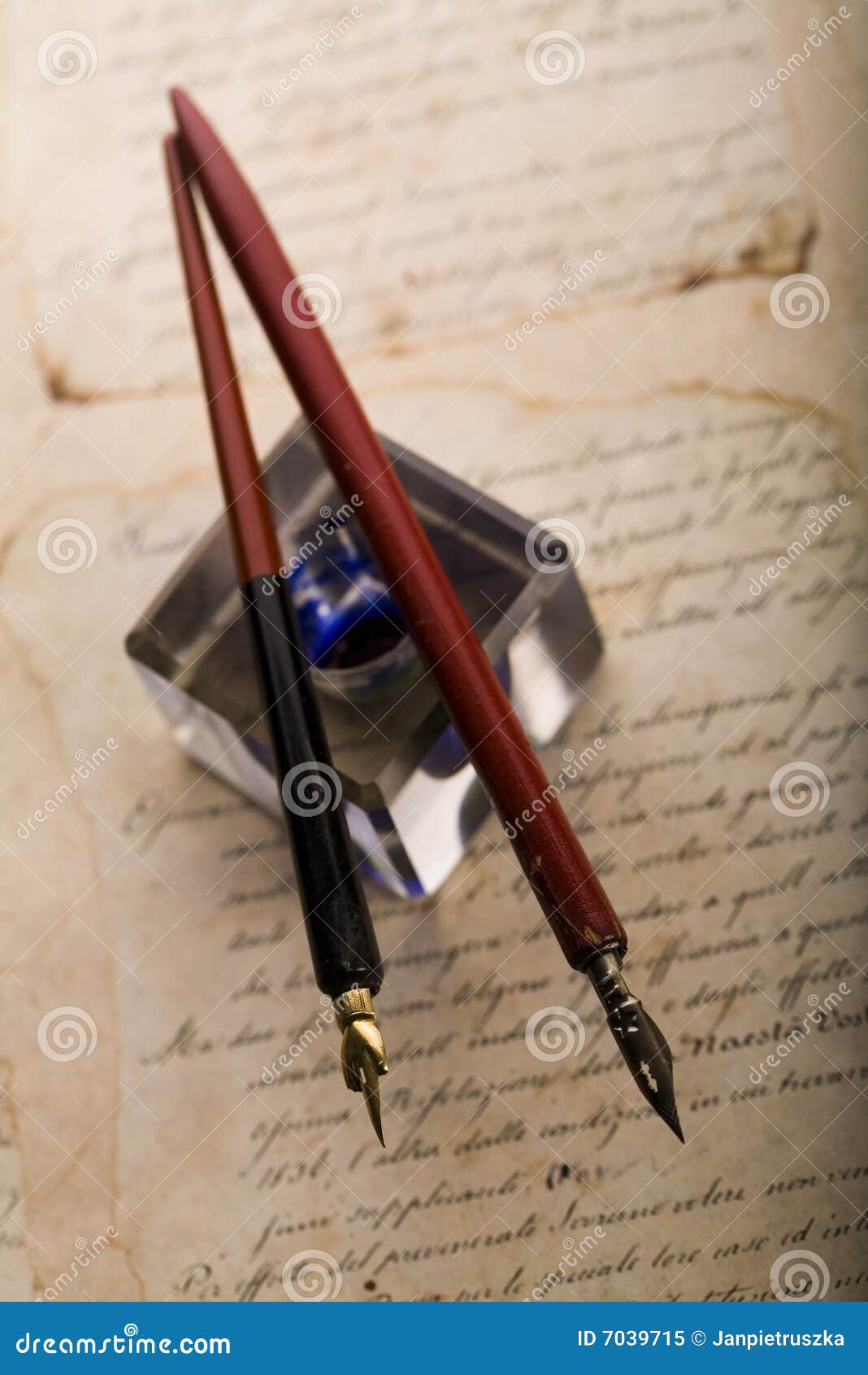 Pluma y papel imagen de archivo. Imagen de fuente, bolsillo - 7039715