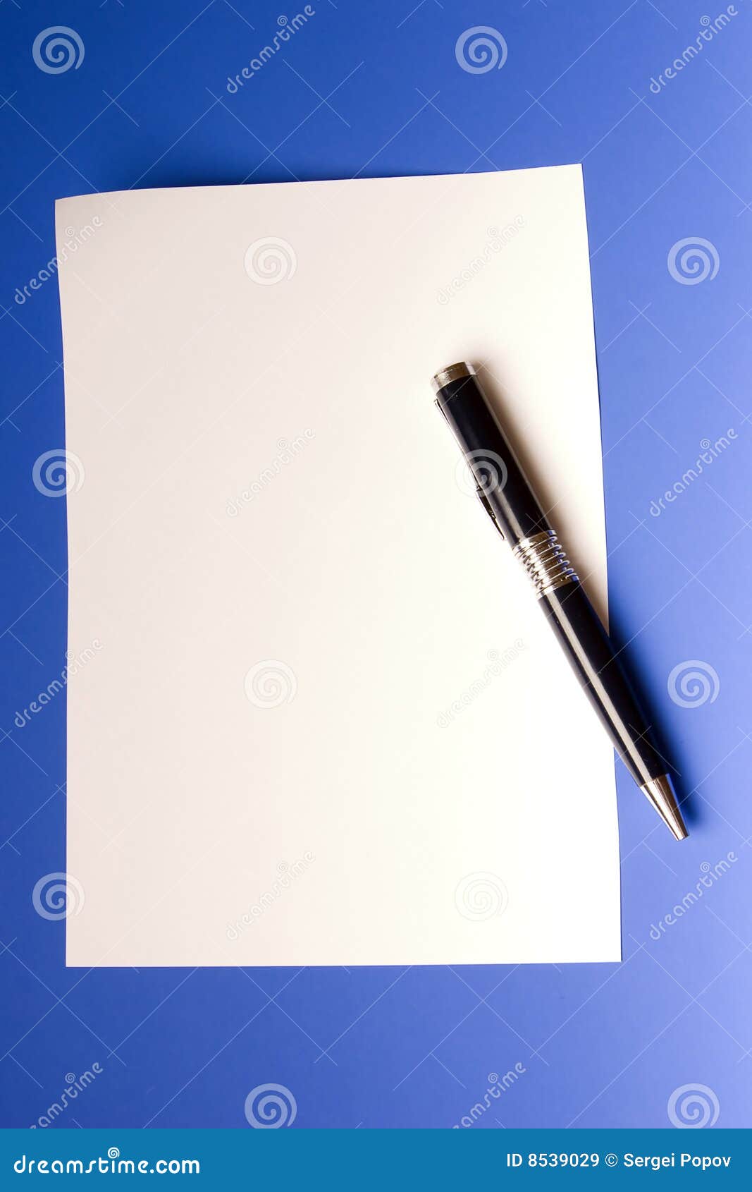 Pluma y papel imagen de archivo. Imagen de papel, pista - 8539029