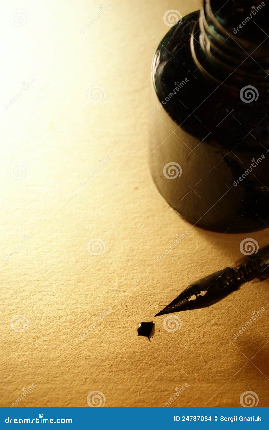 Pluma y tinta foto de archivo. Imagen de tintero, firma - 24787084