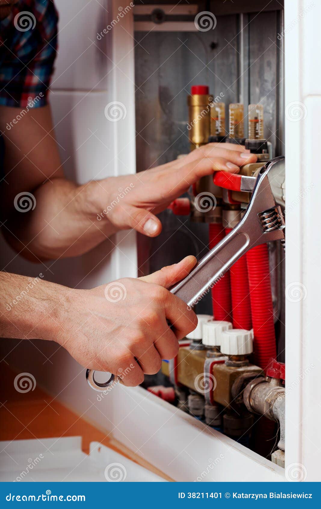 Plumber repairing volves stock image. Image of duct, repairman - 38211401