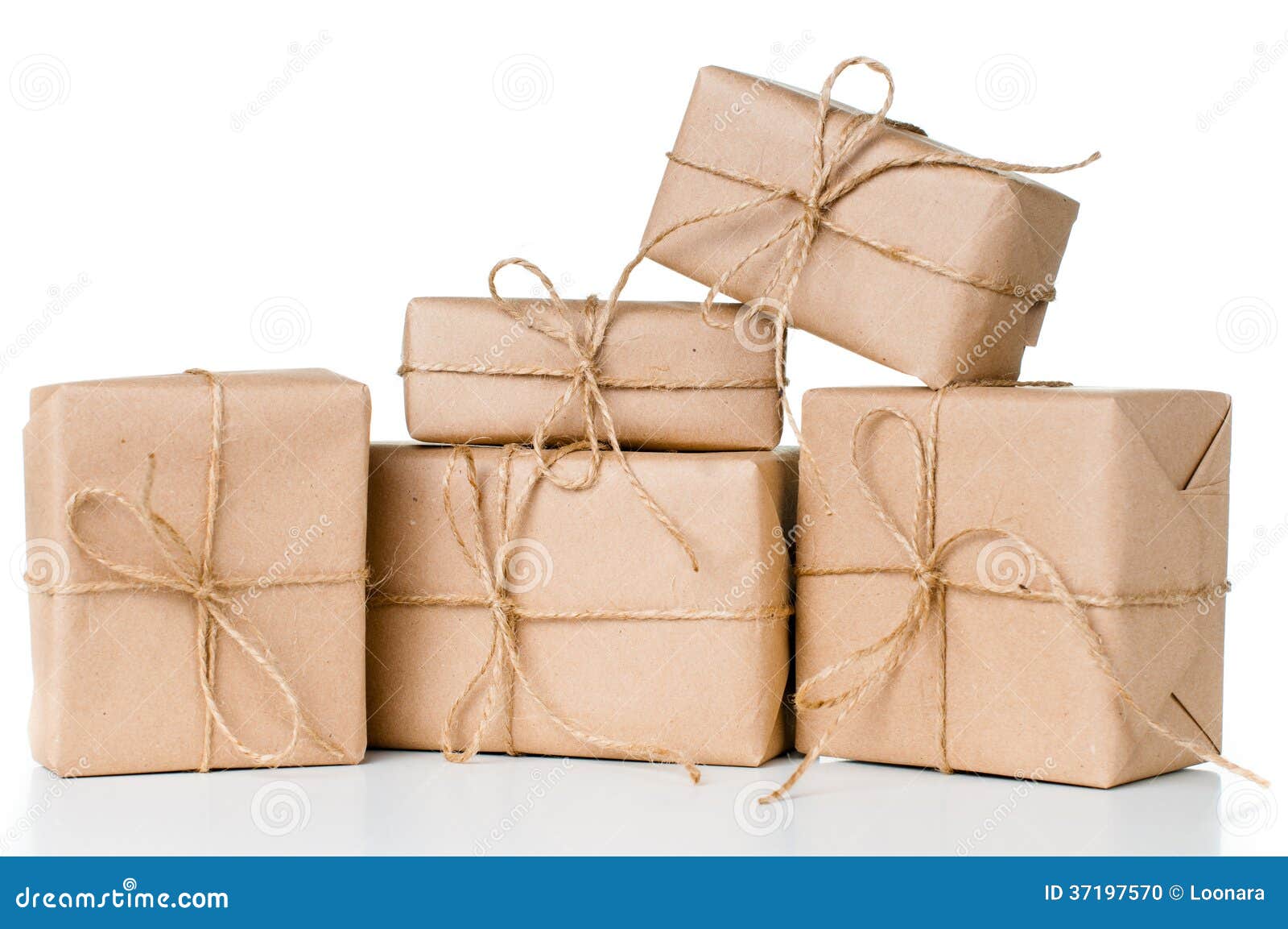 Plusieurs Boîte-cadeau, Colis Postaux Photo stock - Image du artesanat ...