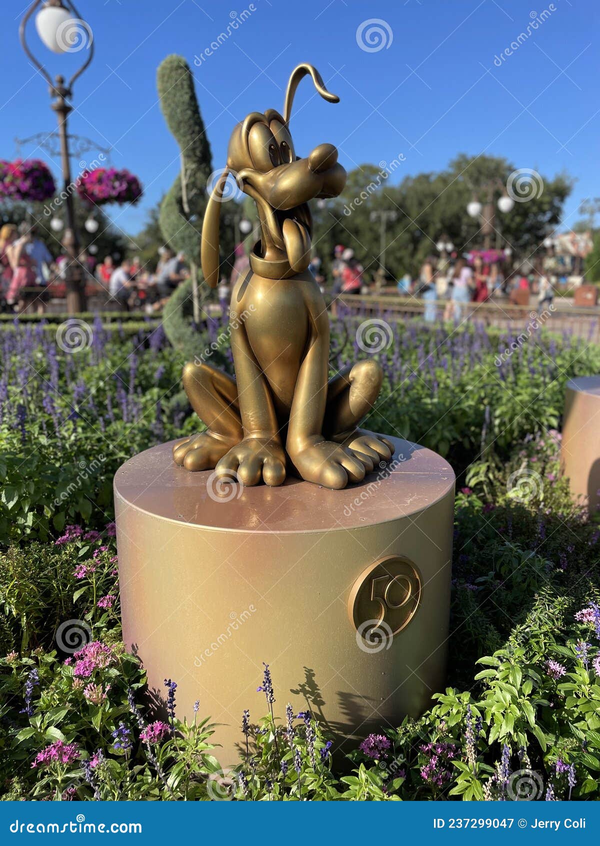 Pluto`s Fab 50 Statue in the Magic Kingdom, Orlando, Florida Editorial ...