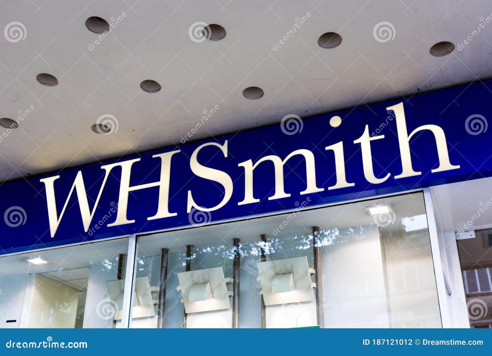 The WH Smith logo. editorial photography. Image of centre - 187121012