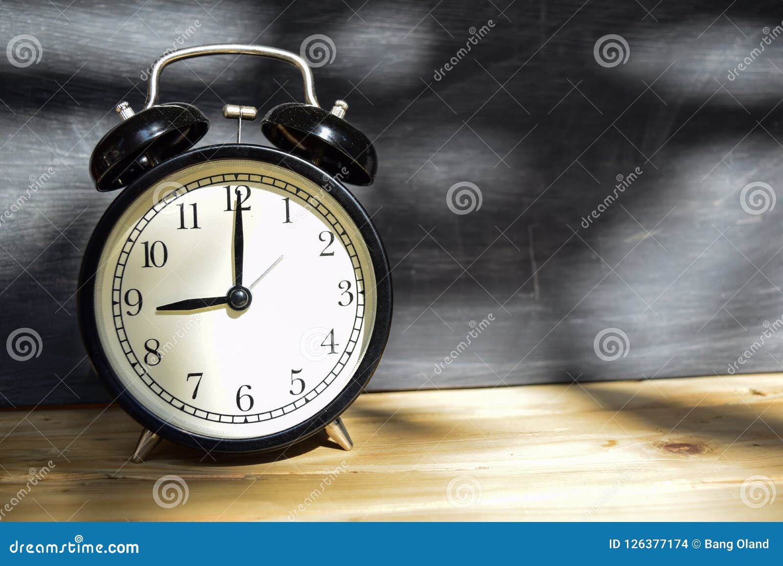 9 am/pm De Nuevo a Concepto De La Escuela Foto de archivo - Imagen de ...