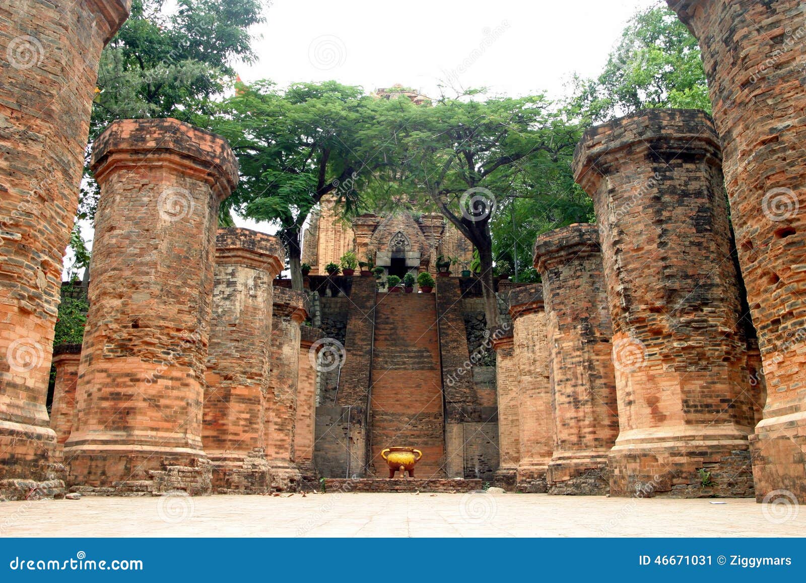 Po Nagar in Nha Trang stock image. Image of towers, champa - 46671031