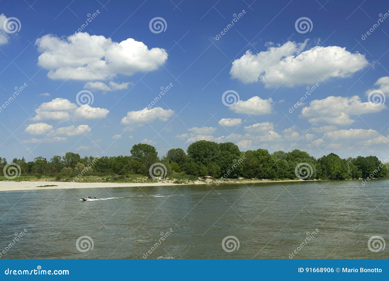 Po river stock photo. Image of fish, park, nautical, cloud - 91668906