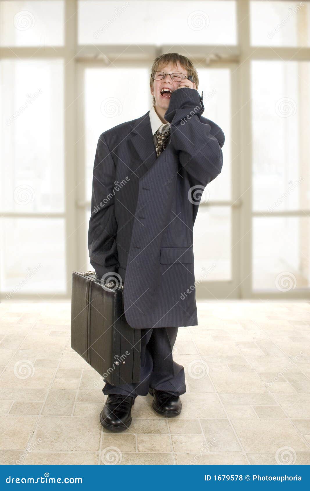 Poco hombre de negocios foto de archivo. Imagen de conceptual - 1679578