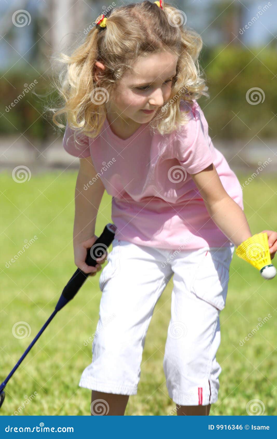 Poco jugador del bádminton foto de archivo. Imagen de brazo - 9916346