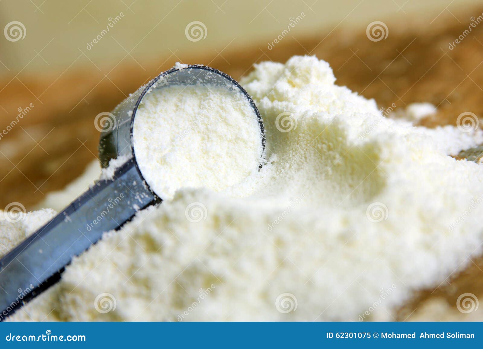 Poedermelk stock afbeelding. Image of formule, hoop, voedsel - 62301075