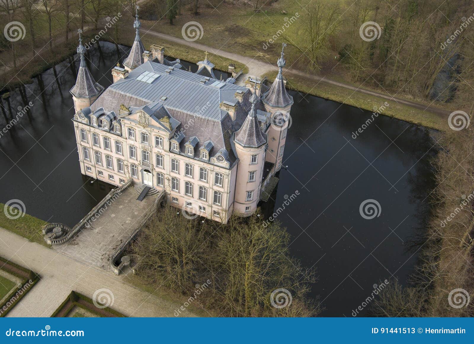 Poeke Kasteel stock image. Image of flandre, castles - 91441513