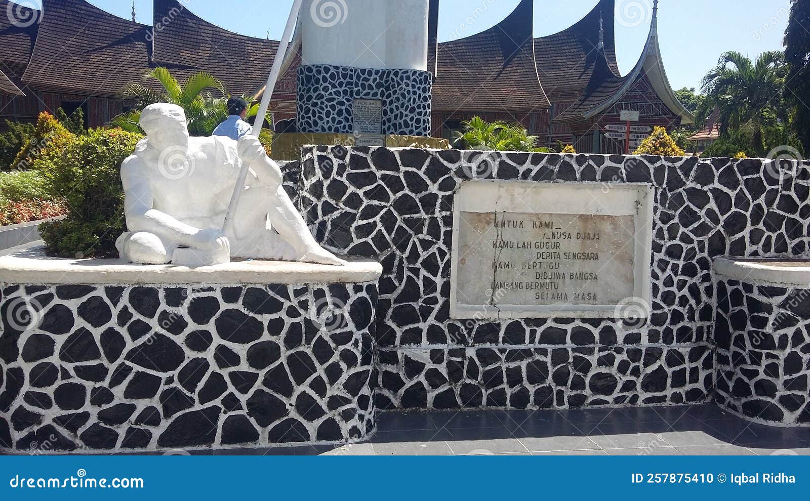 Poetry Writing and Statue of a Man Armed with Sharp Bamboo at the ...