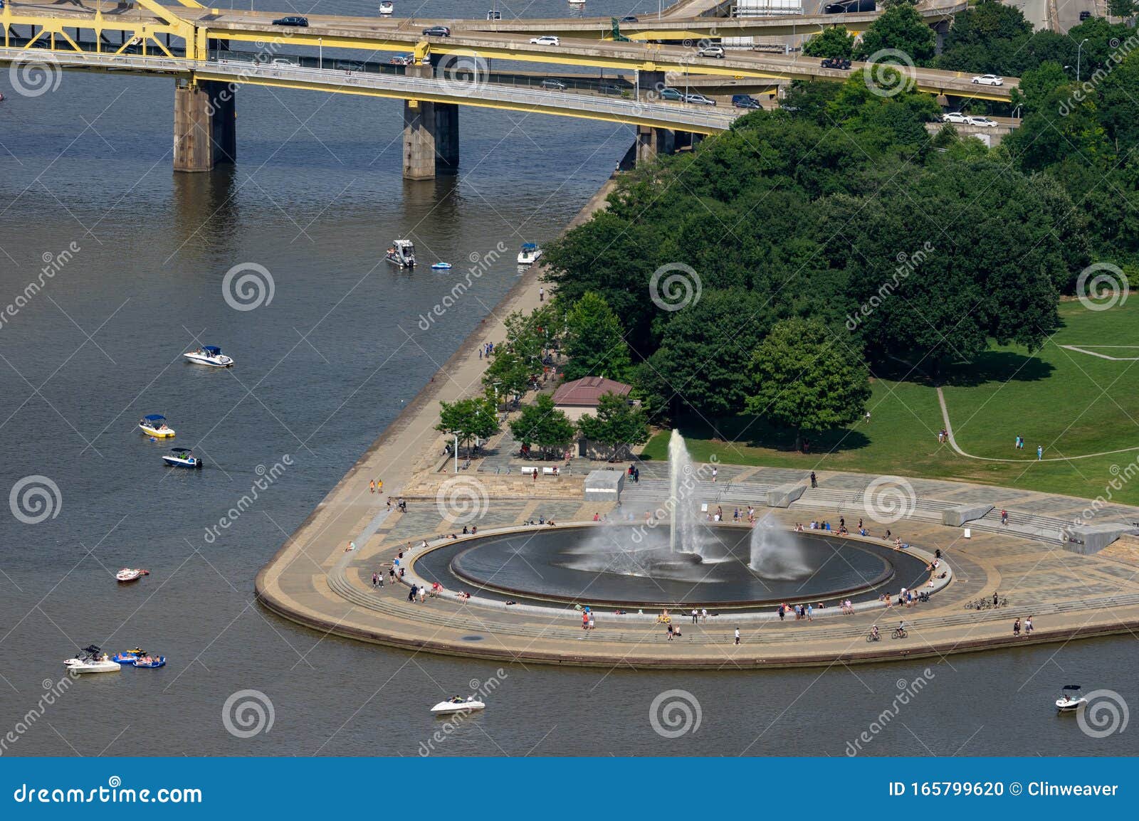 Point State Park editorial image. Image of pittsburgh - 165799620