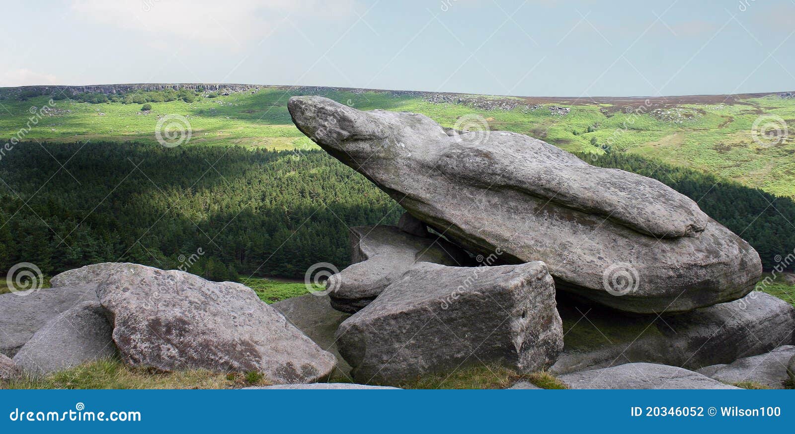 Pointing Rock Over the Derbyshire Peak District Stock Photo - Image of ...