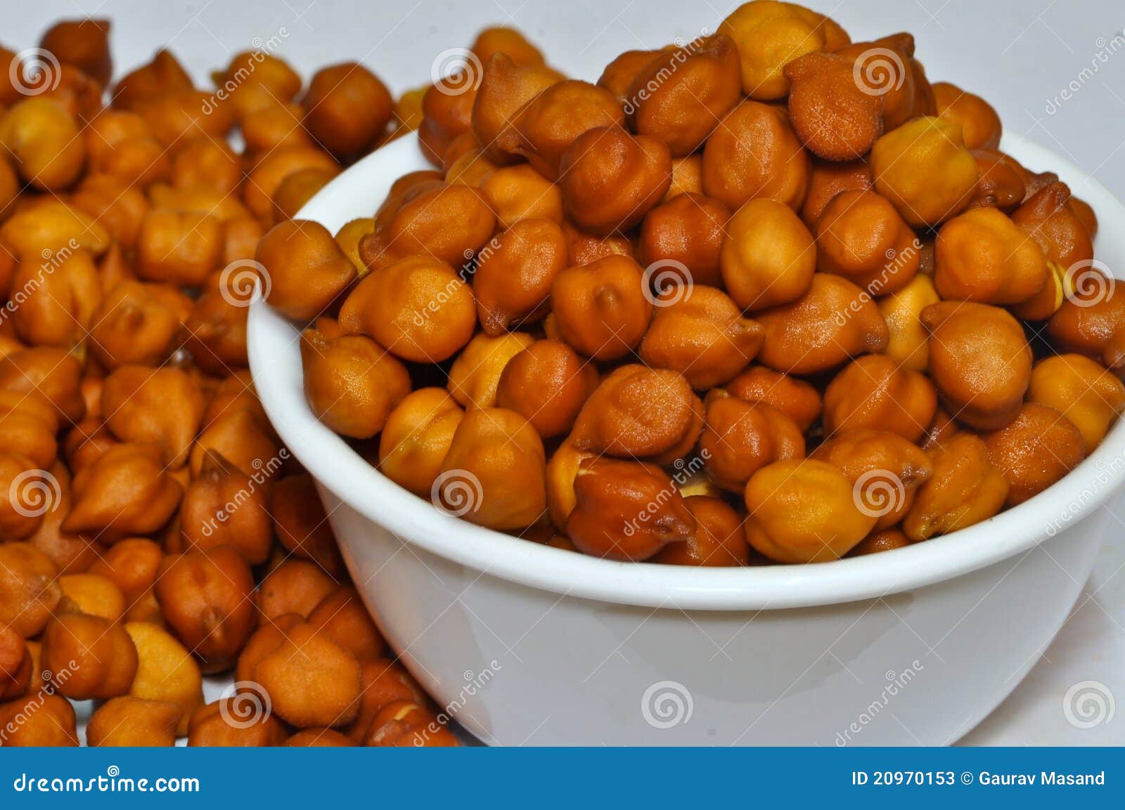 Pois chiche noir image stock. Image du nature, haricots - 20970153