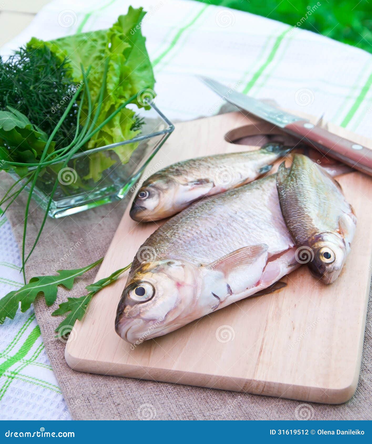 Poisson cru photo stock. Image du régime, poissons, attrait - 31619512