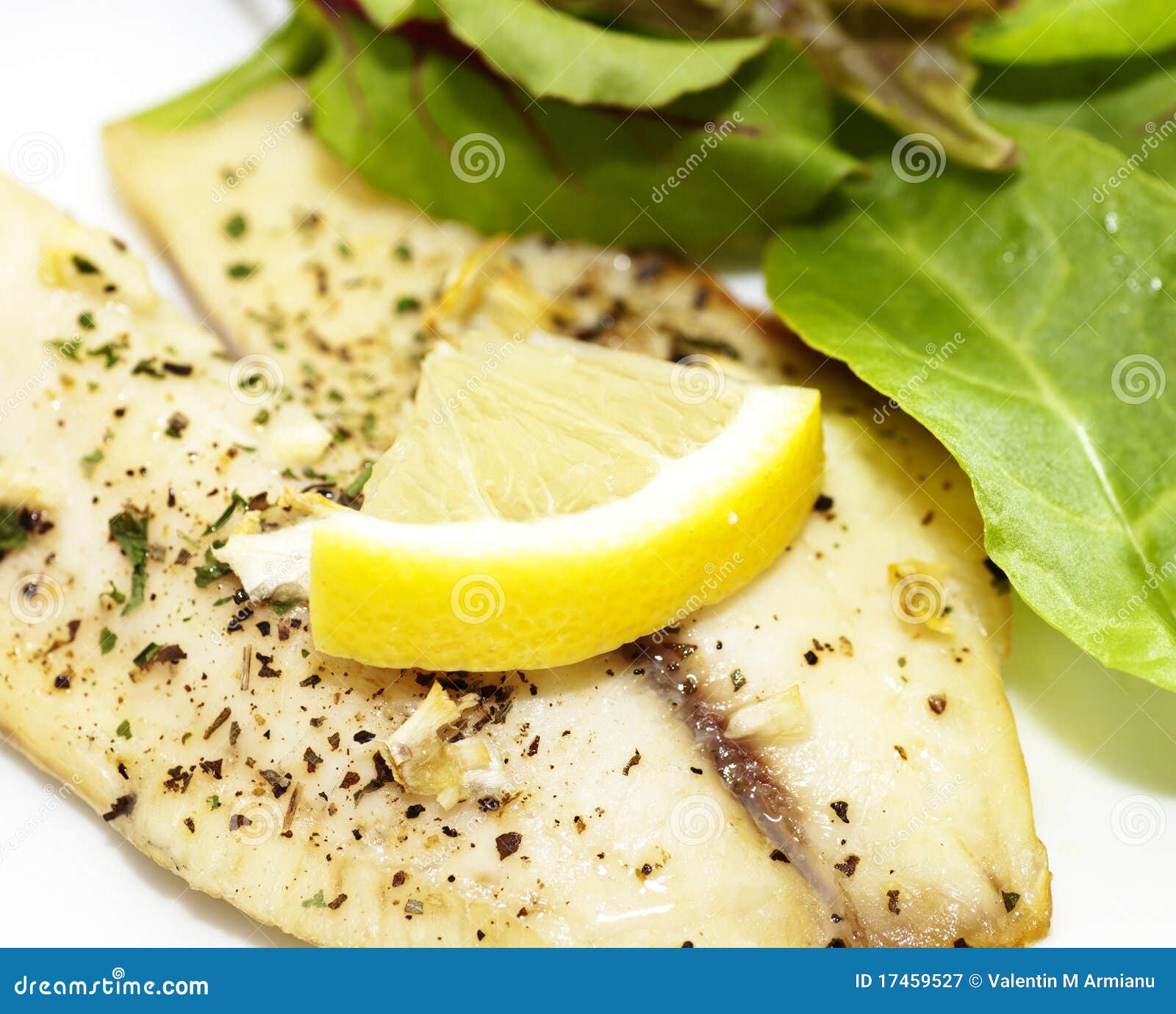 Poissons cuits au four image stock. Image du légume, repas - 17459527