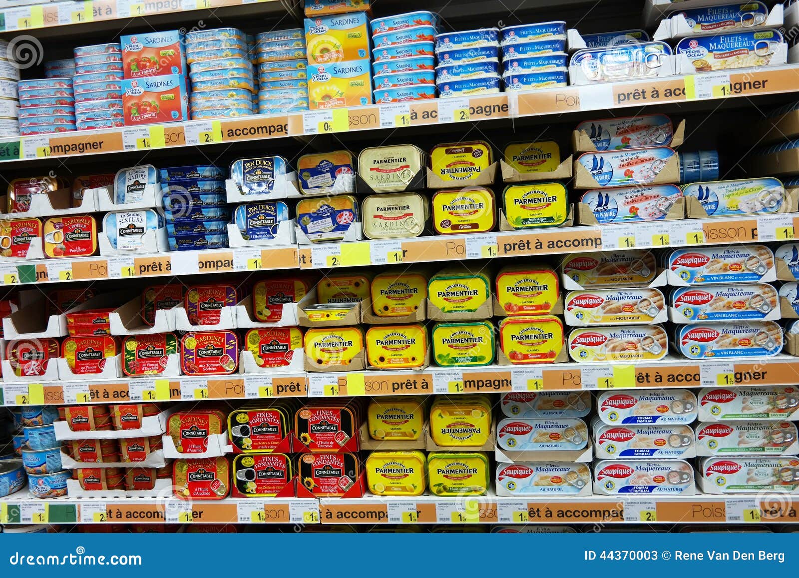 Poissons en boîte photo stock éditorial. Image du france - 44370003