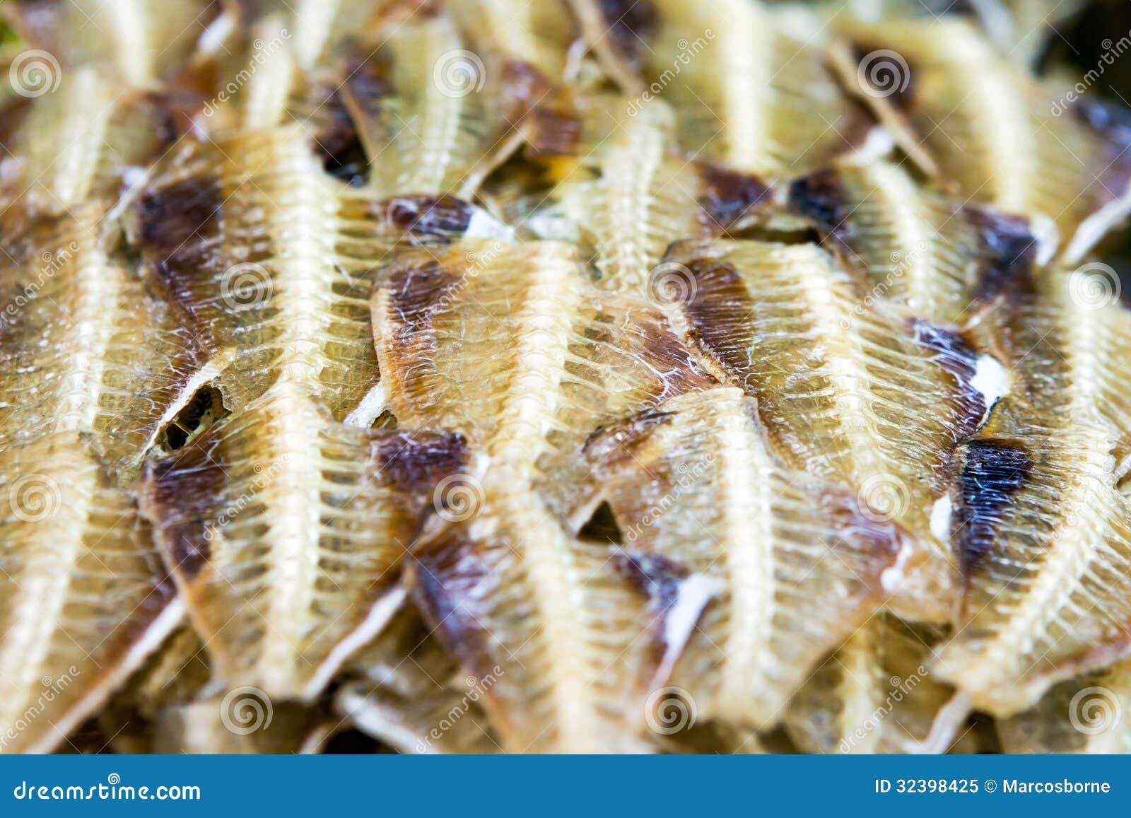 Poissons secs image stock. Image du alimenter, nutrition - 32398425