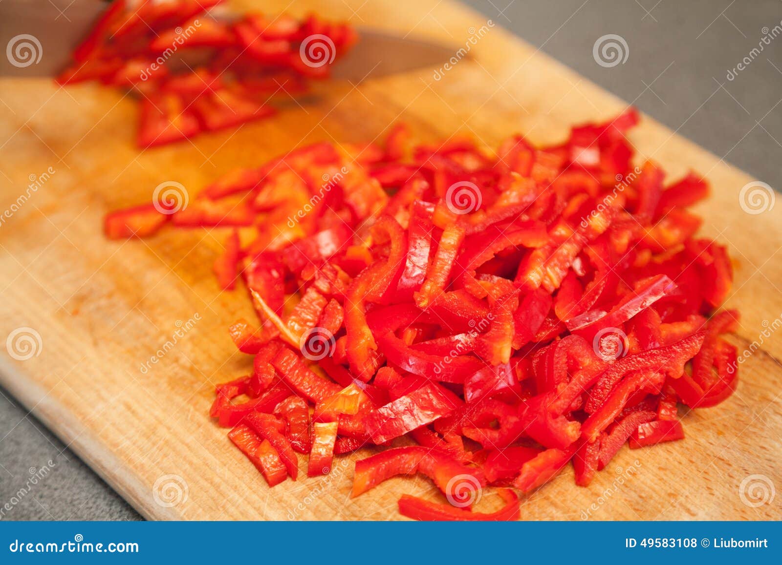 Poivrons doux rouges photo stock. Image du panneau, culinaire - 49583108