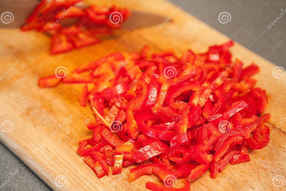 Poivrons doux rouges photo stock. Image du panneau, culinaire - 49583108