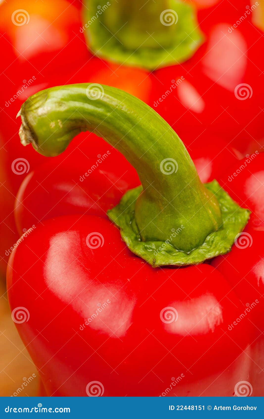 Poivrons rouges image stock. Image du juteux, organique - 22448151