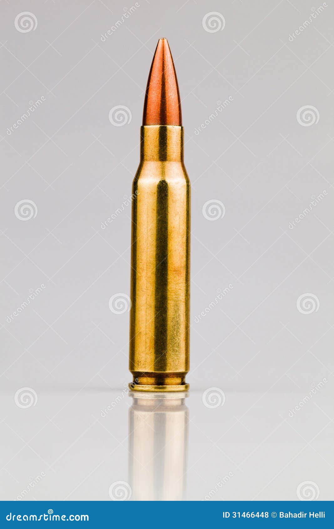 Pojedynczy Karabinowy Pocisk Zdjęcie Stock - Obraz złożonej z militate ...