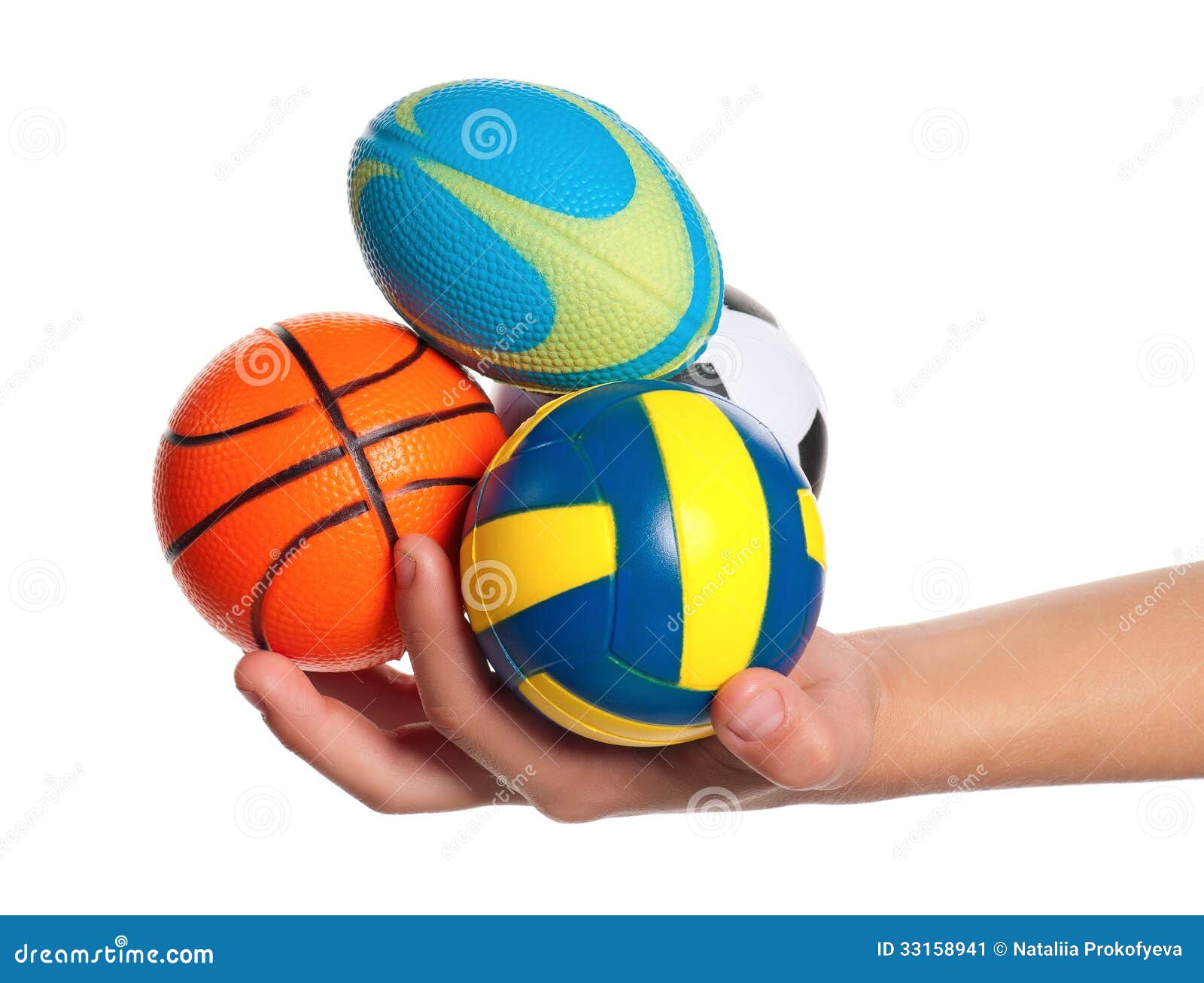 Pojkehand med små bollar fotografering för bildbyråer. Bild av ...