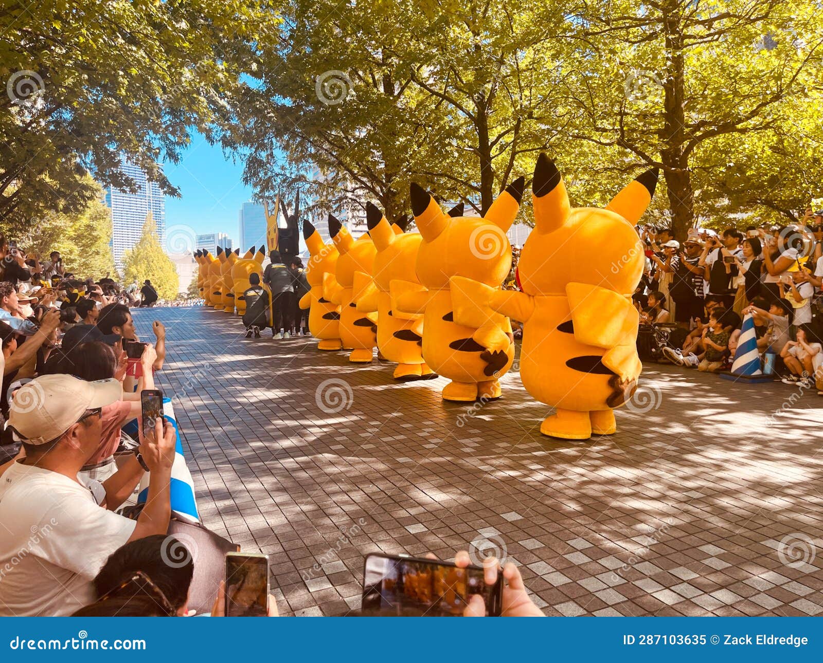 Pokémon parade editorial image. Image of waving, pokémon - 287103635