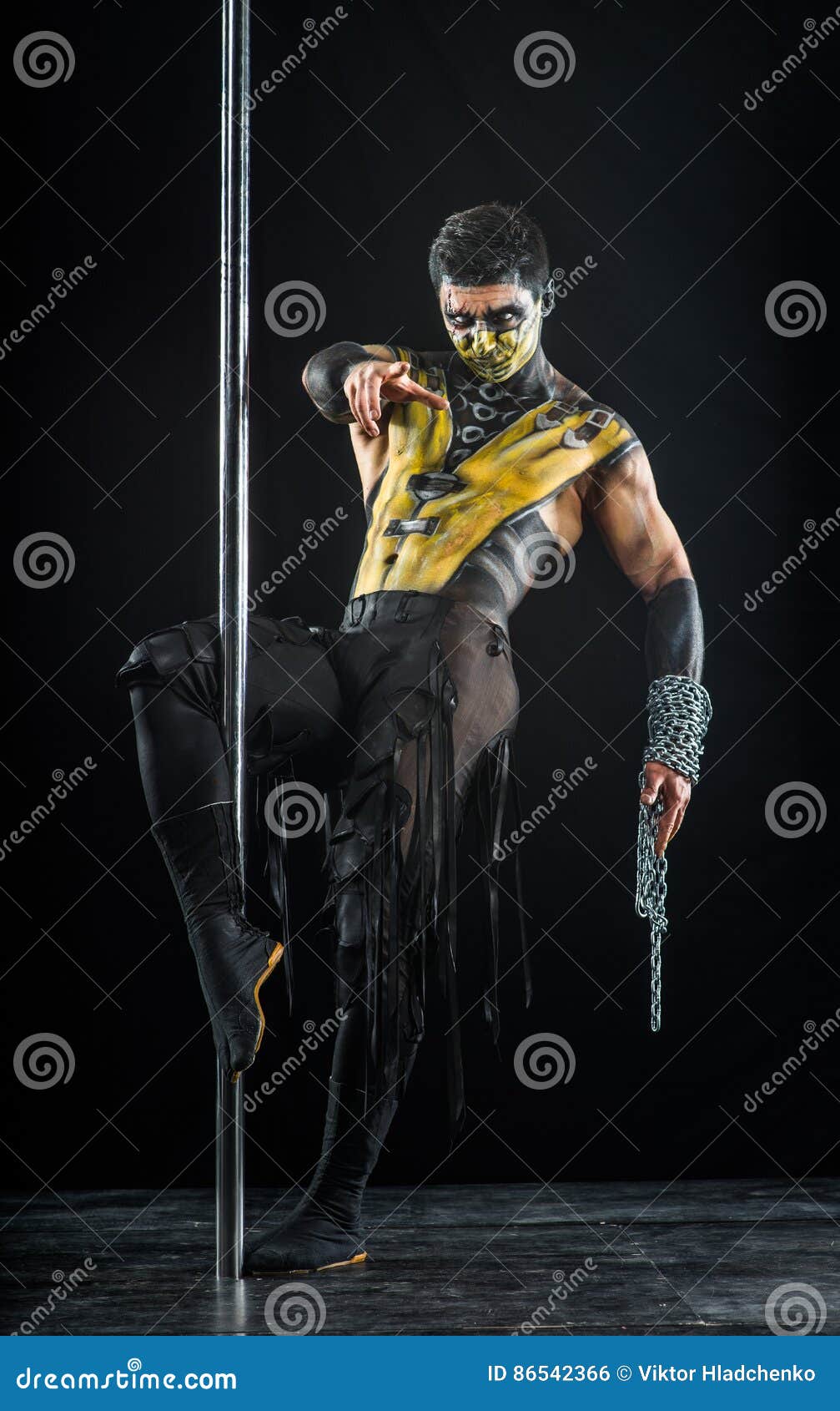 On the Pole Bodyart Scorpion Editorial Photo - Image of kombat, male ...