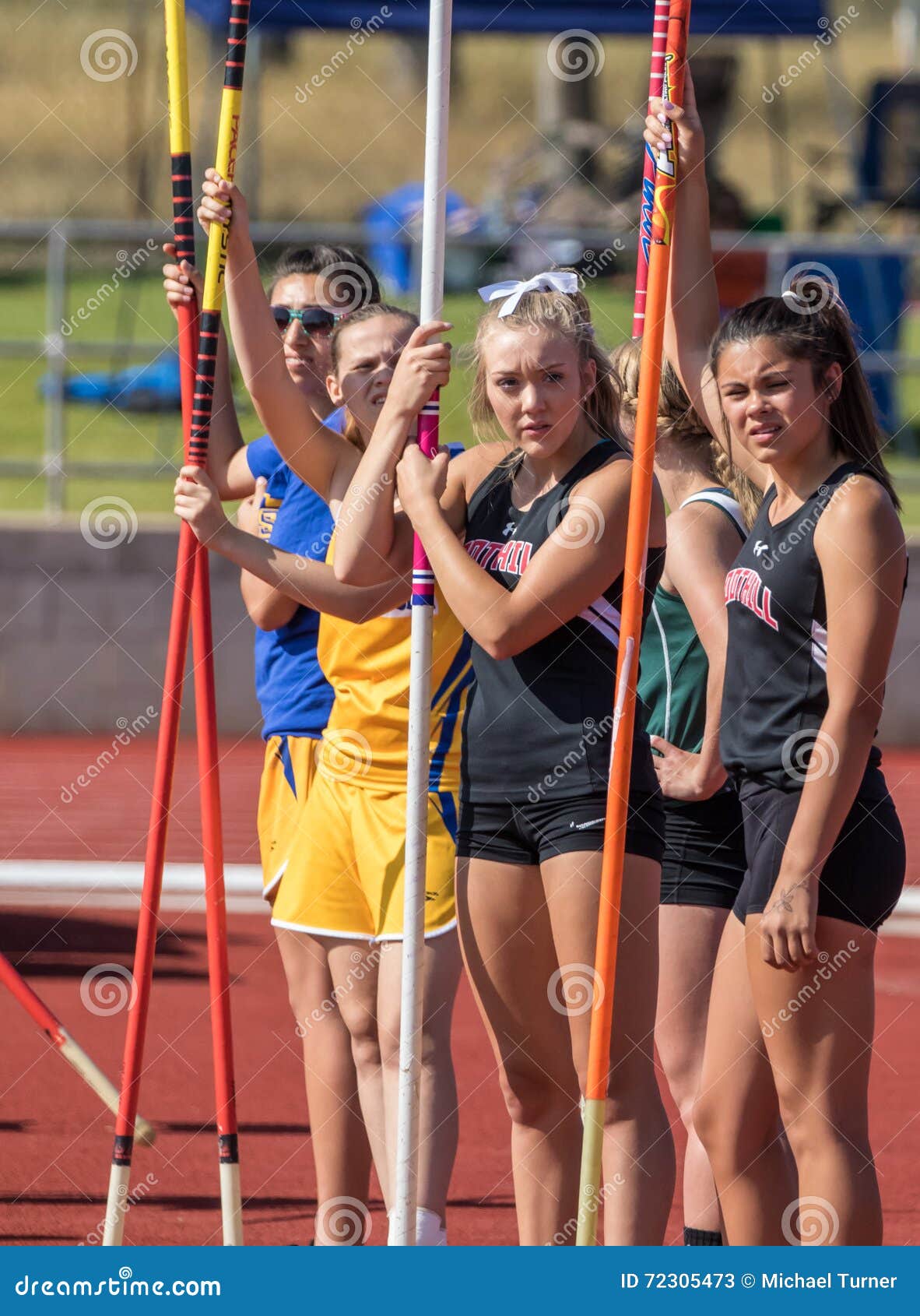 Pole Vaulters redaktionell arkivfoto. Bild av konkurrent - 72305473