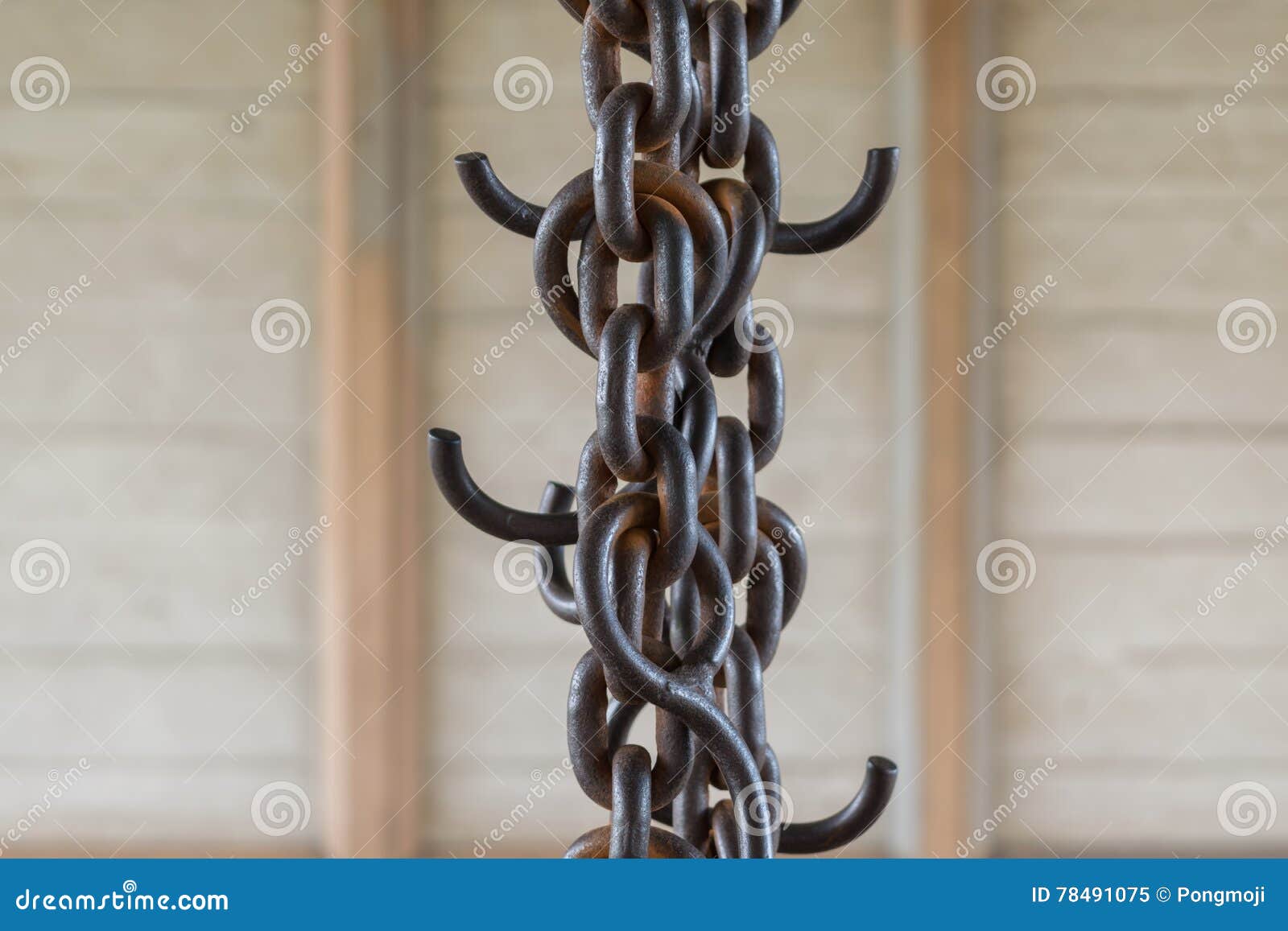 Polea de cadena de acero imagen de archivo. Imagen de metal - 78491075