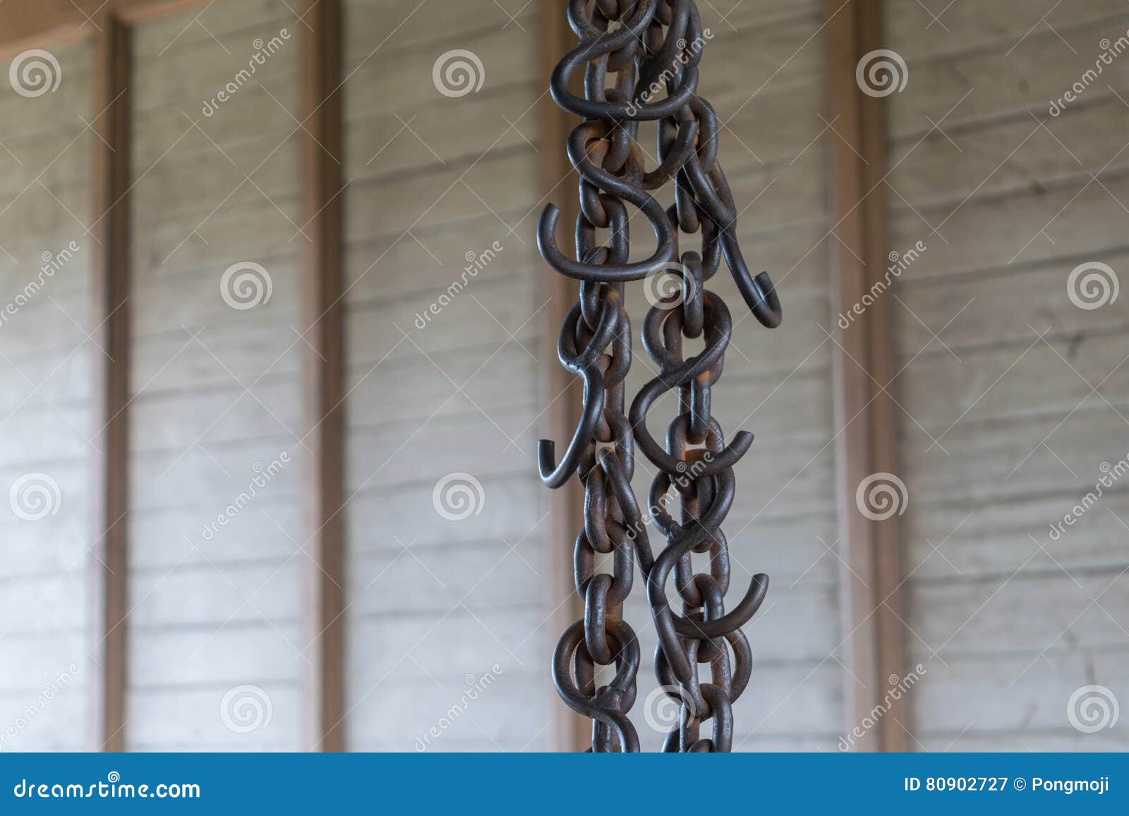 Polea de cadena de acero imagen de archivo. Imagen de carrete - 80902727