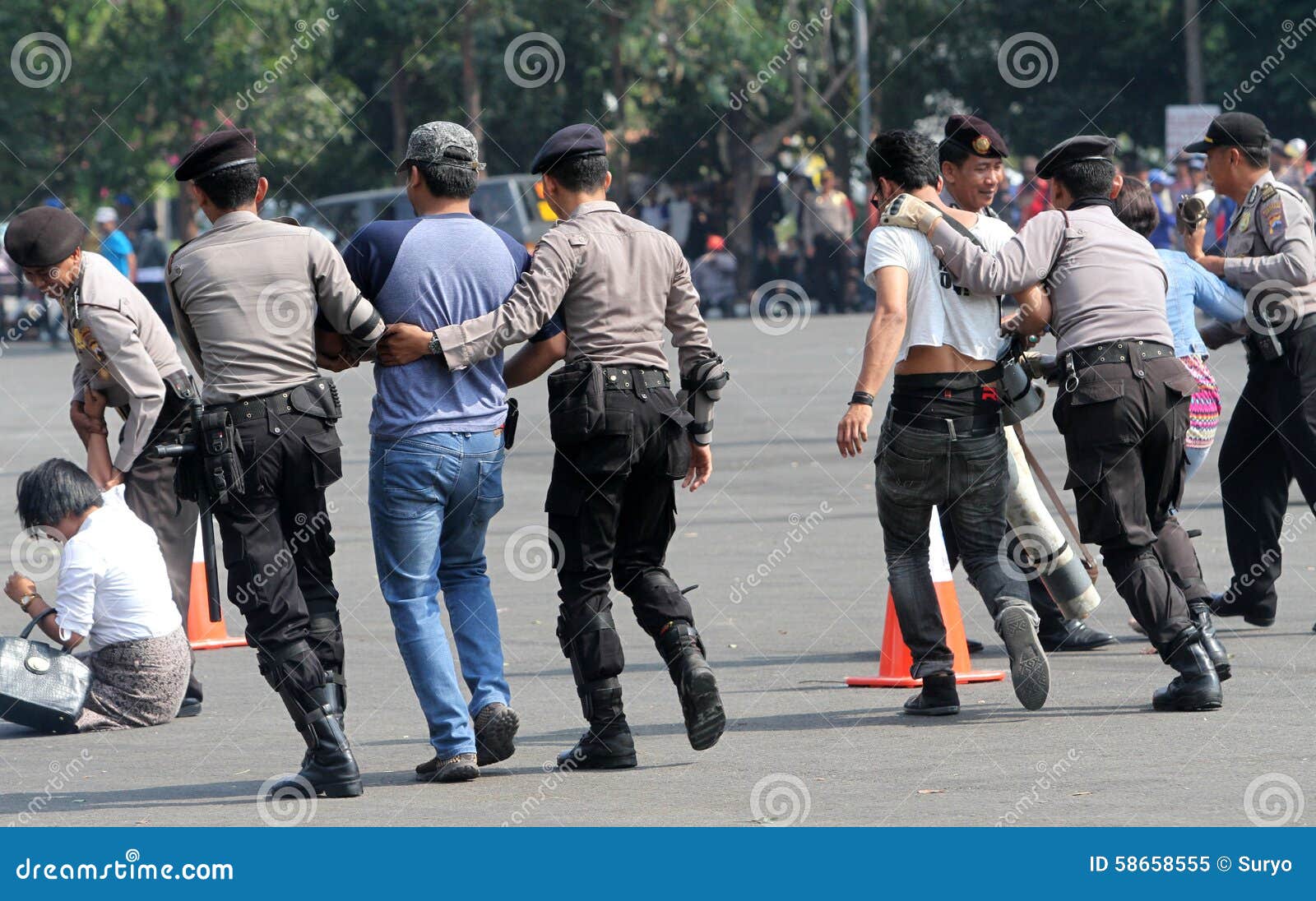 Police editorial image. Image of streets, offenders, police - 58658555
