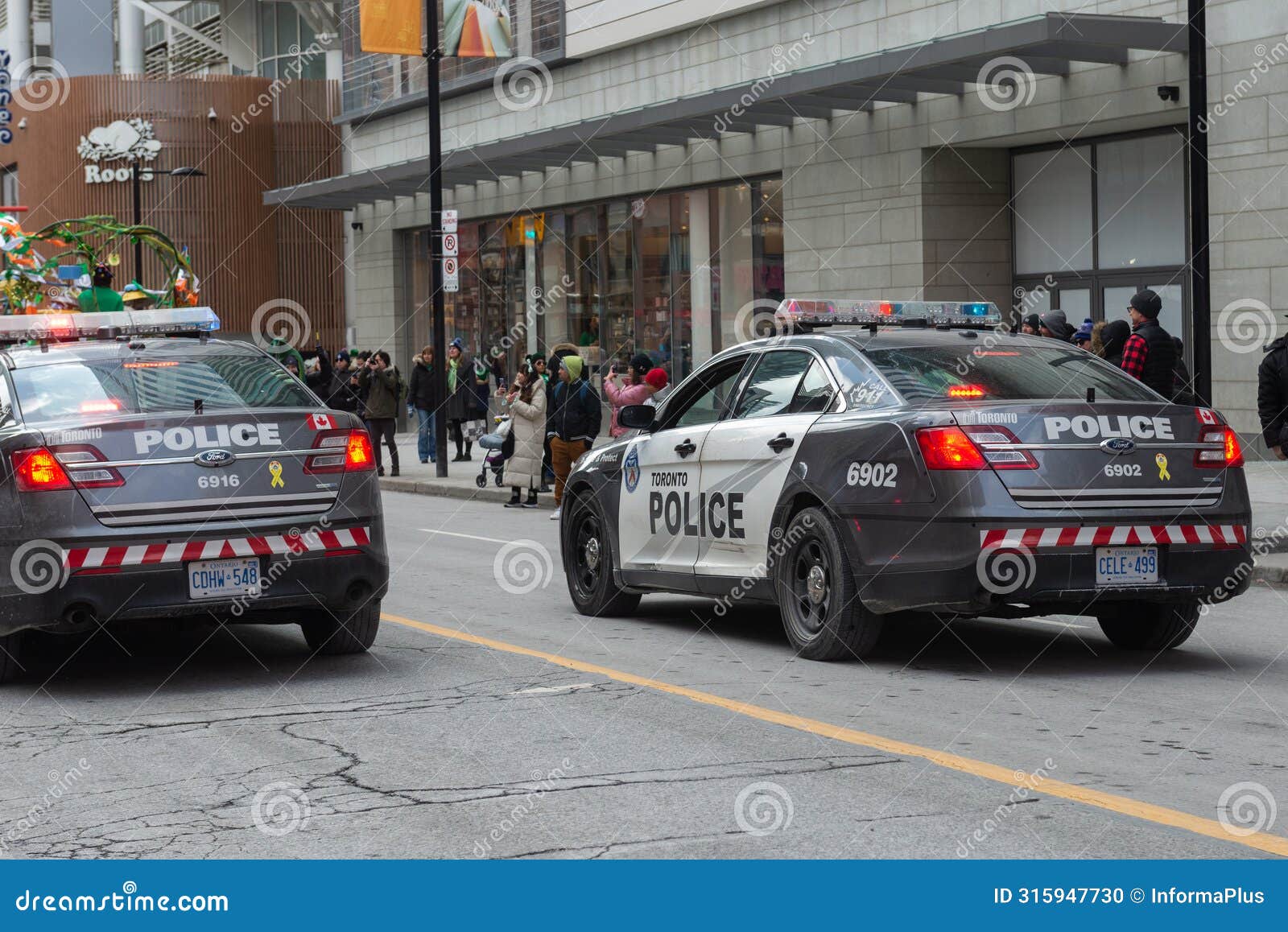 Police car in Toronto editorial image. Image of automobile - 315947730