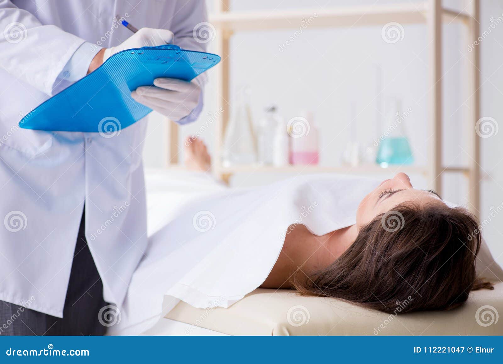 The Police Coroner Examining Dead Body Corpse in Morgue Stock Image ...