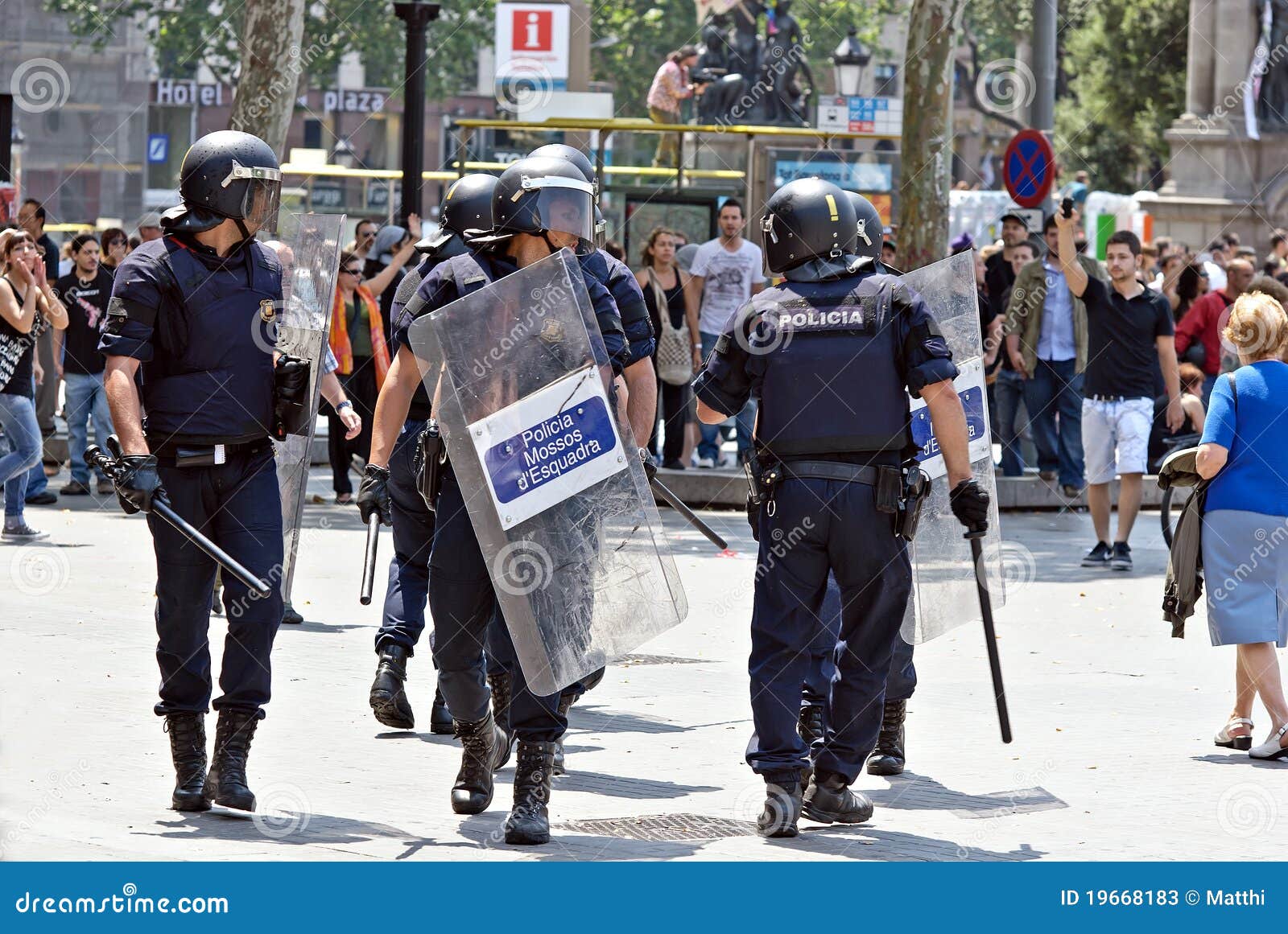 Police Intervention, Barcelona, Spain Editorial Stock Photo - Image of ...