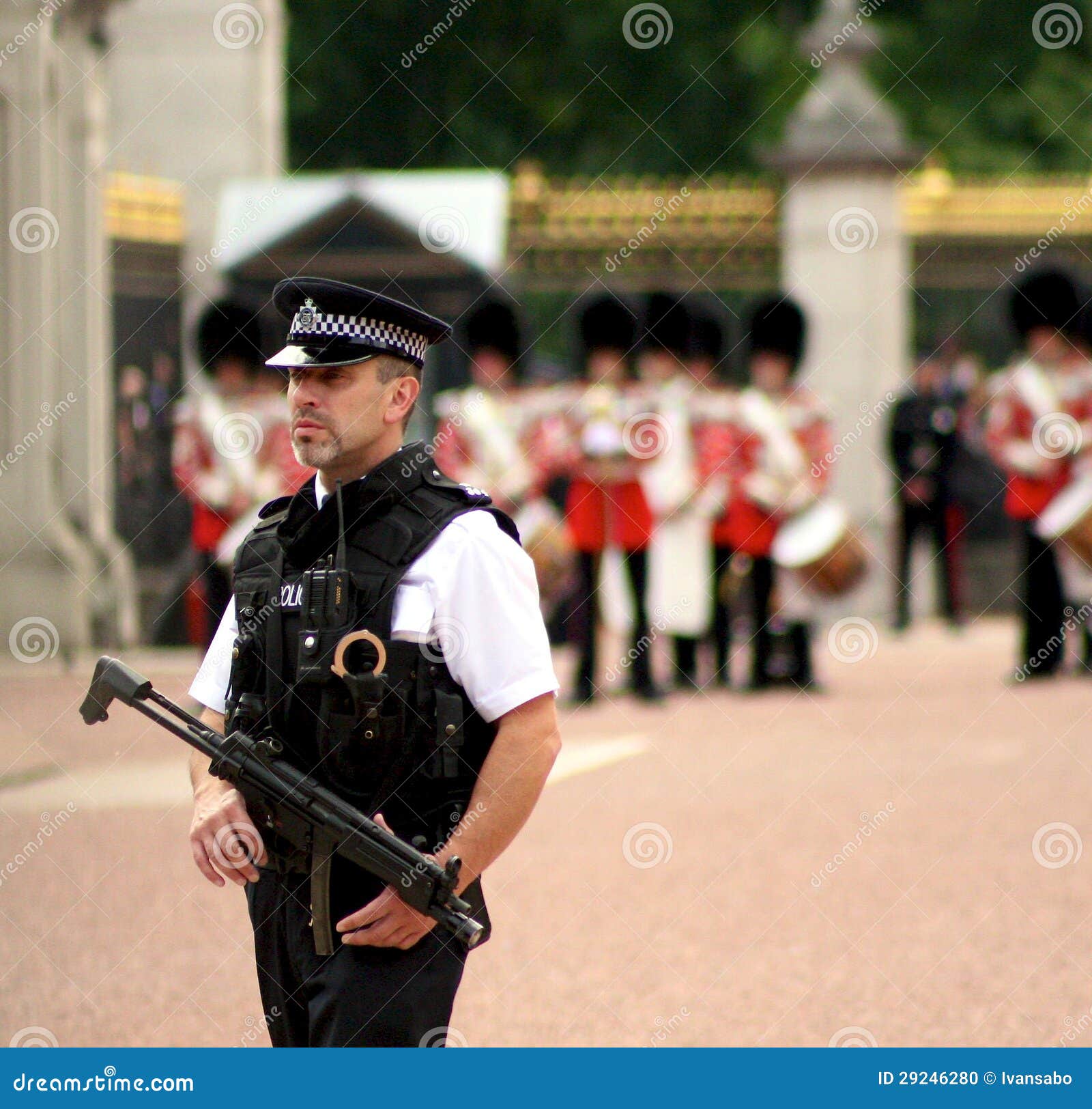 Police officer in London editorial image. Image of blue - 29246280