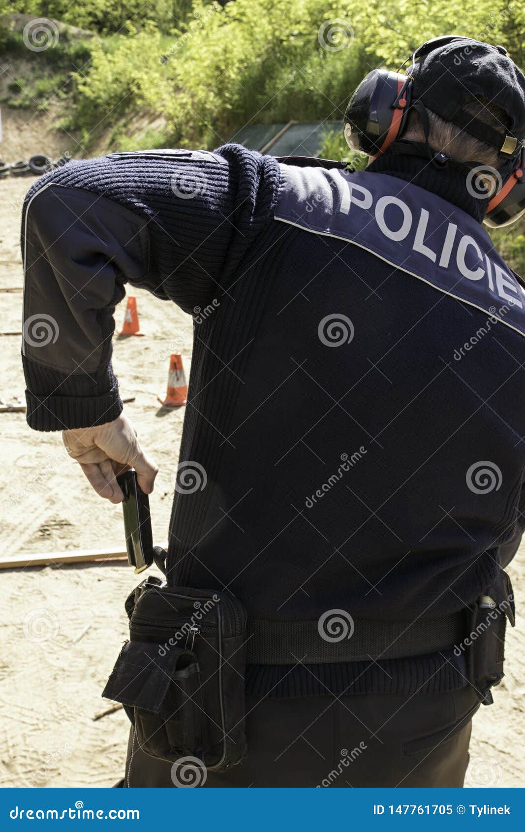 Police shooting editorial image. Image of rifle, practice - 147761705