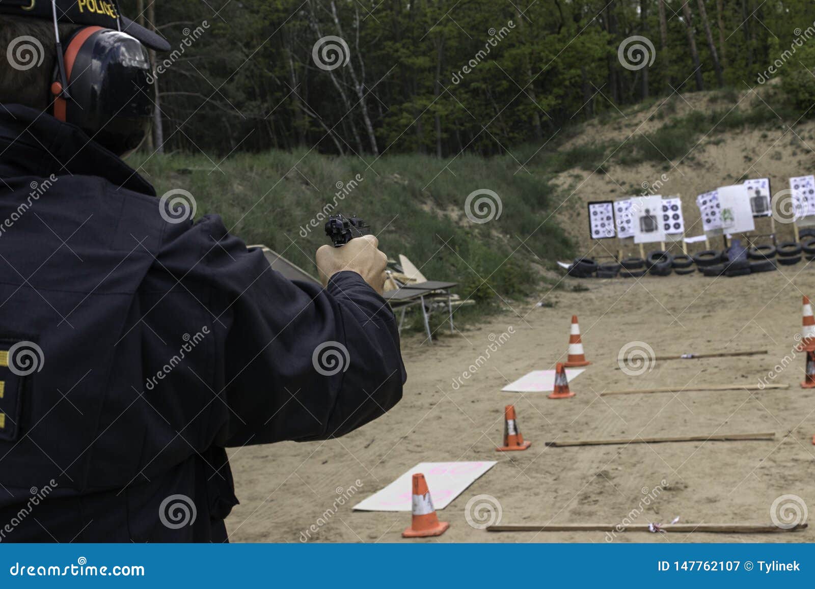 Police shooting editorial photography. Image of concentration - 147762107