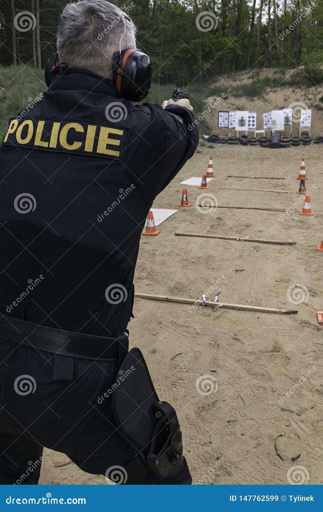 Police shooting editorial stock image. Image of target - 147762599