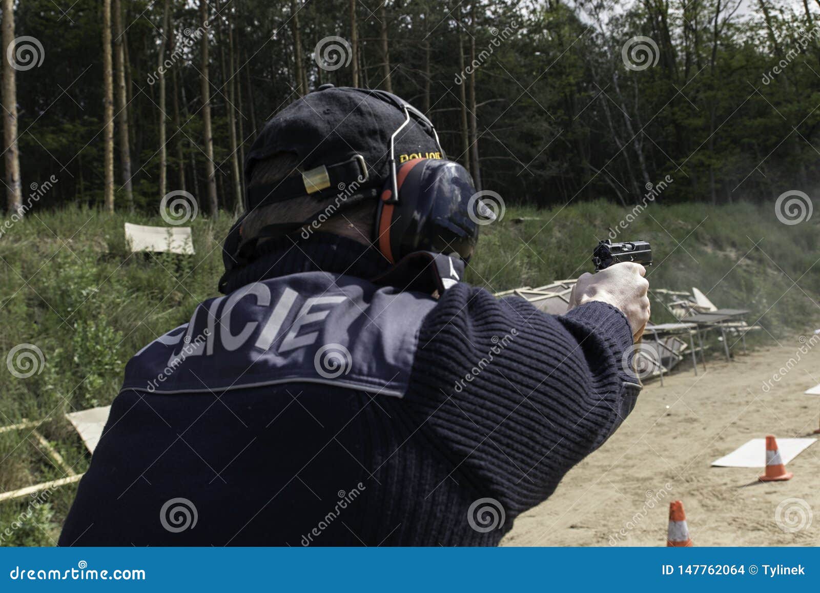 Police shooting editorial stock image. Image of policeman - 147762064