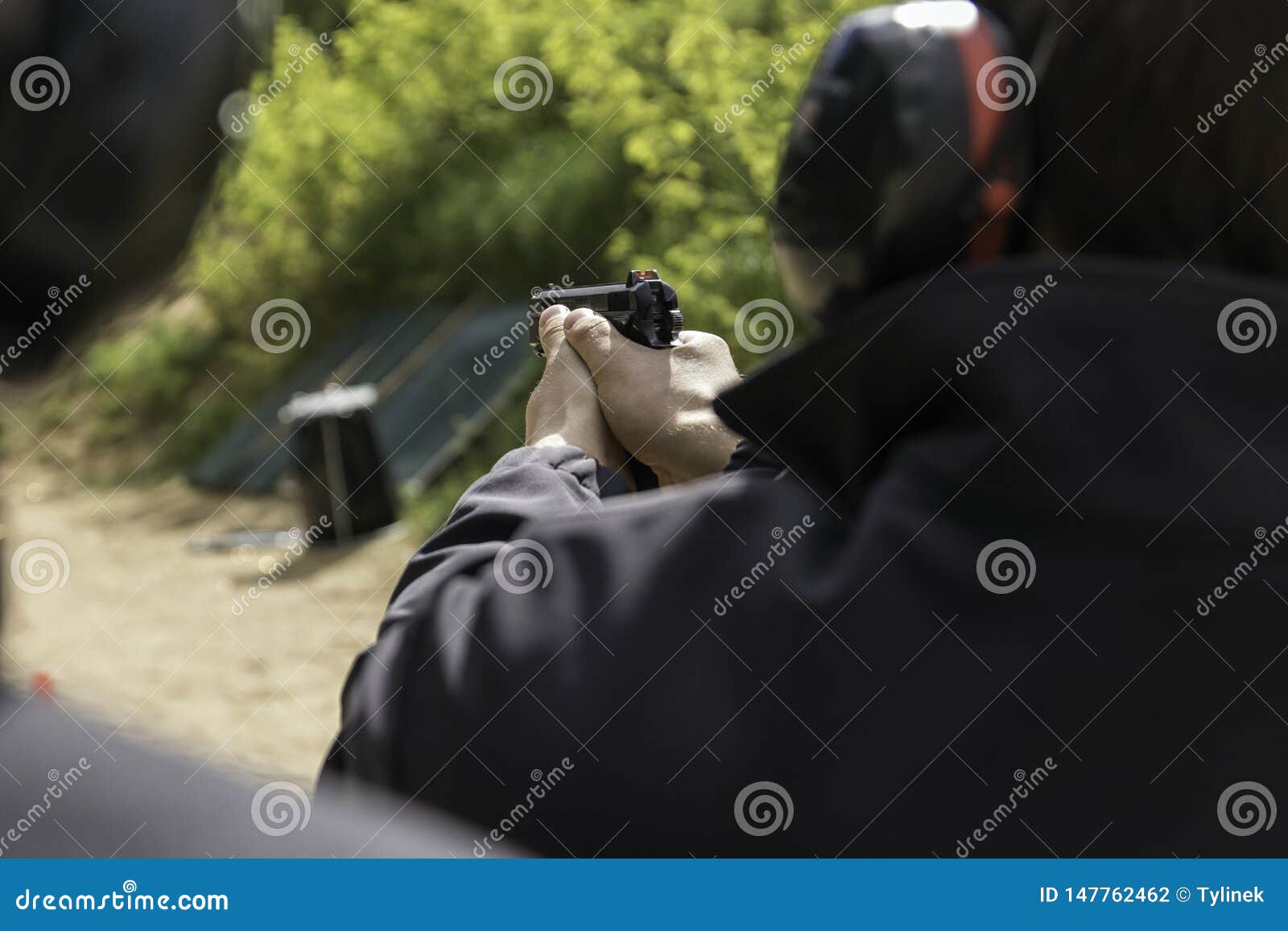Police shooting editorial photography. Image of policeman - 147762462