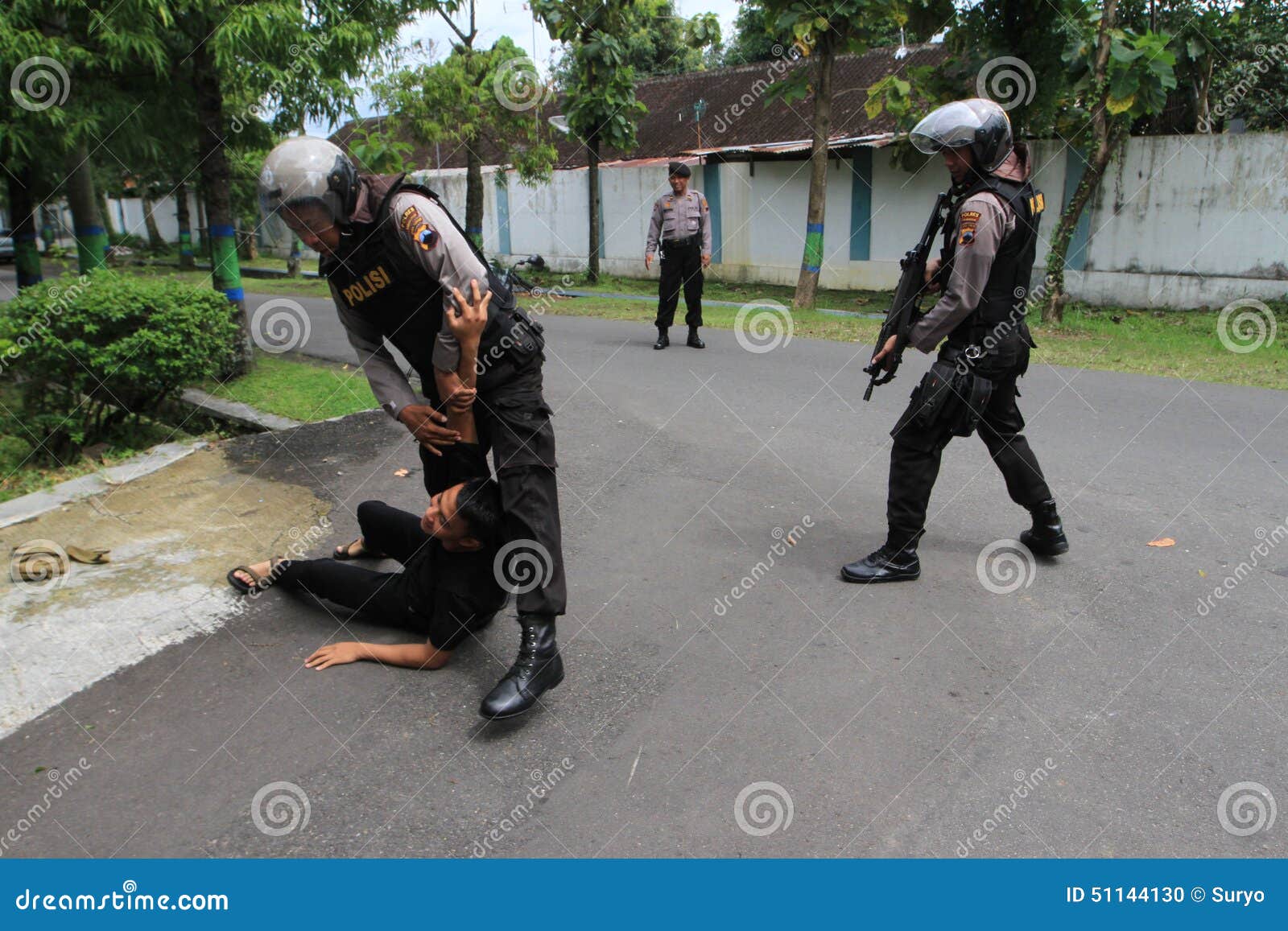 Police editorial image. Image of robbers, central, city - 51144130