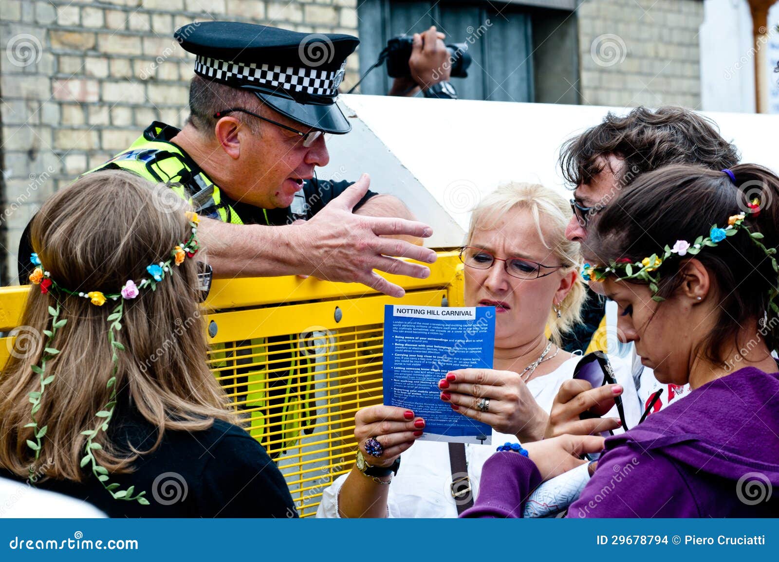Policeman Helping Tourists in London Editorial Stock Image - Image of ...