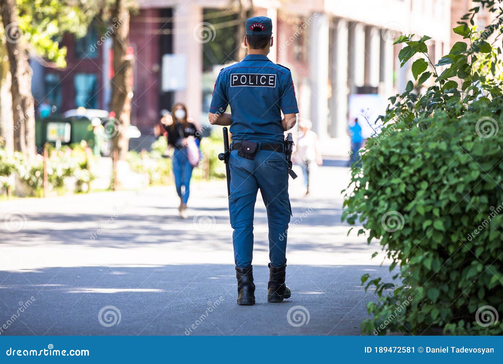 Policeman in street editorial photo. Image of editorial - 189472581